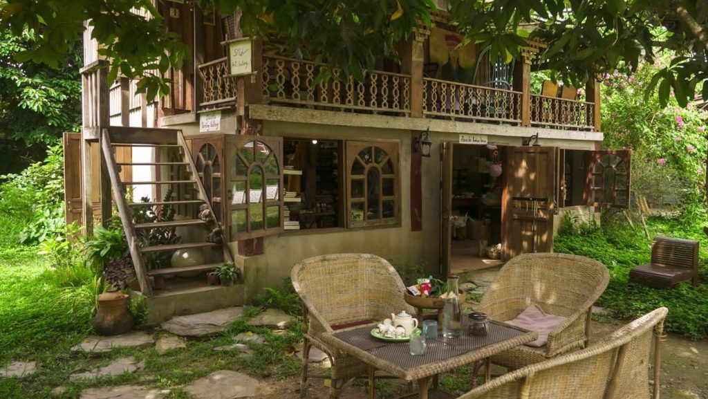 Lao paper crafts · Asian Trails
